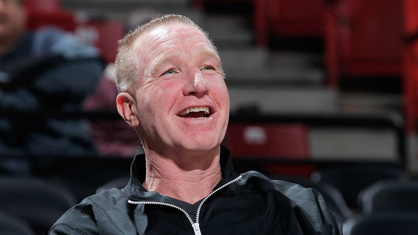 Chris Mullin has accepted the St. John's head coaching position ...