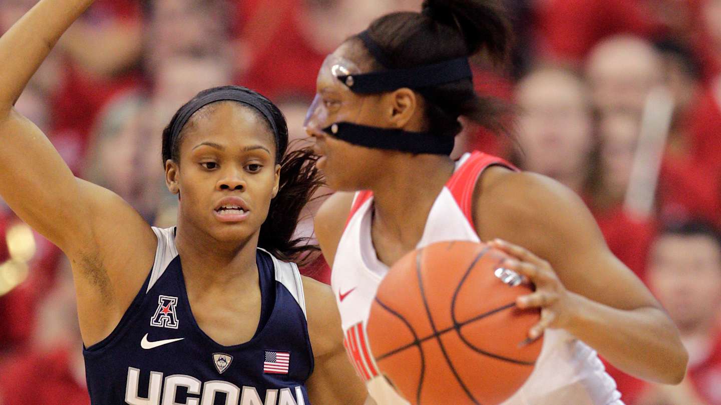 No. 1 UConn opens with a 100-56 win against No. 7 Ohio State - Sports ...