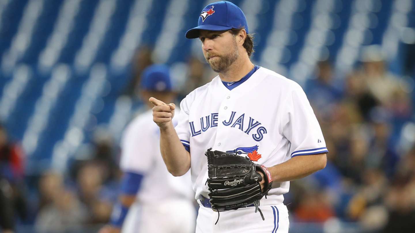 Blue Jays' R.A. Dickey stole Daniel Norris' van, drove on field ...