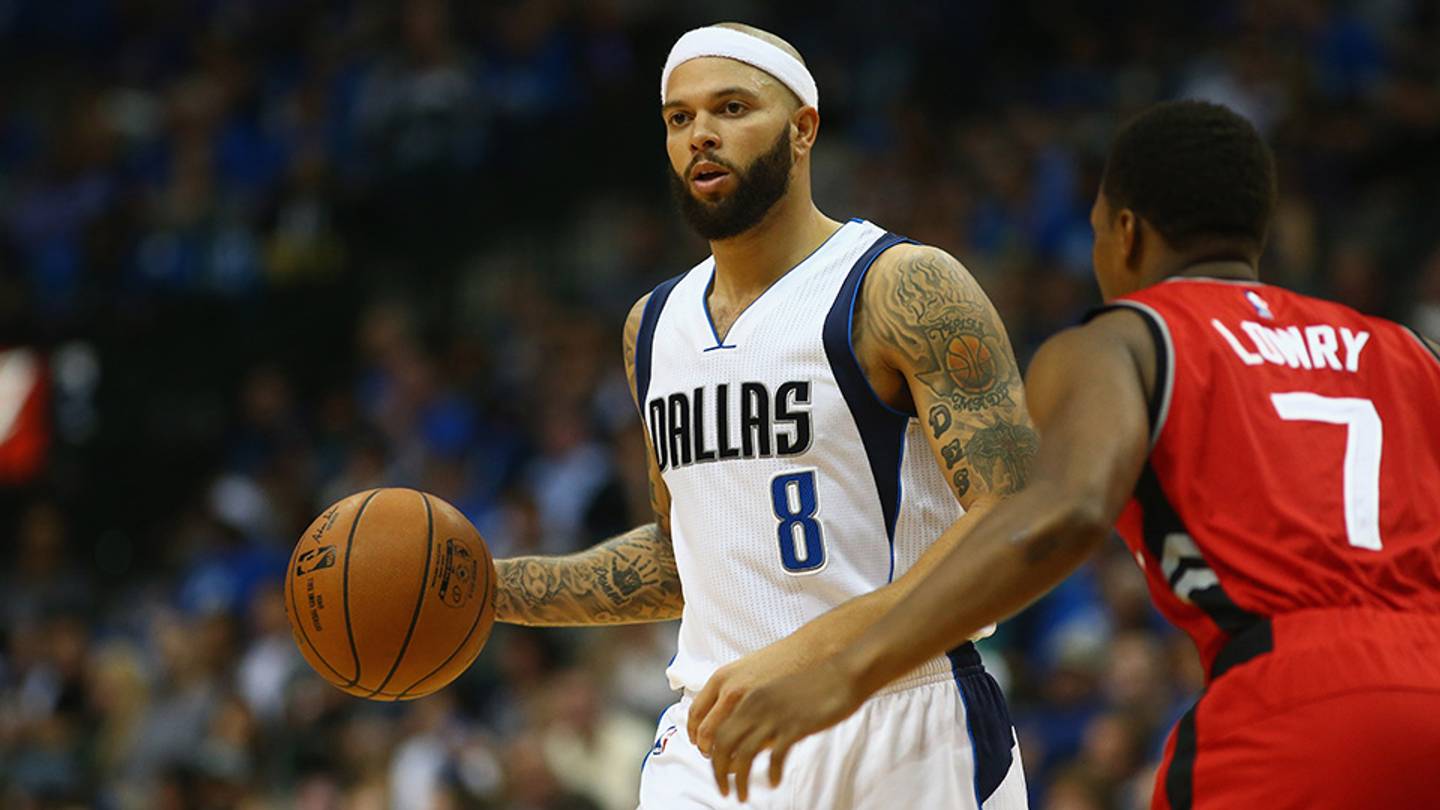 Deron Williams extends basketball life as role player with Mavs ...