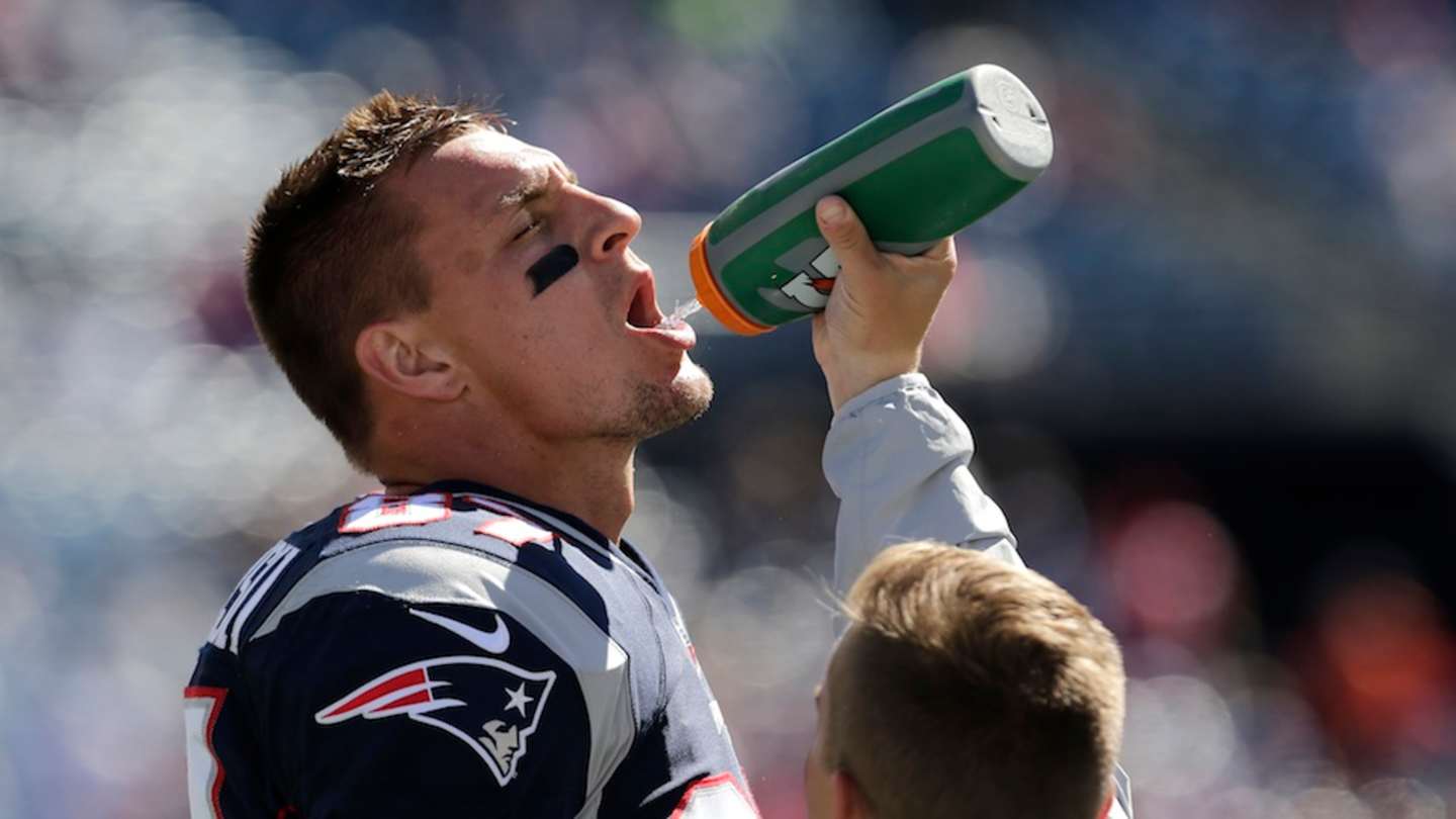 Rob Gronkowski: Dad says Gronk went to Arizona for pool parties ...