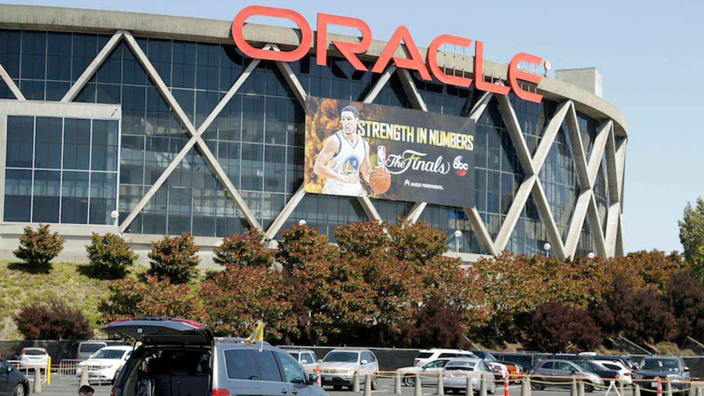 NBA Finals: $40,000 in gear stolen near Warriors' Oracle Arena - Sports ...