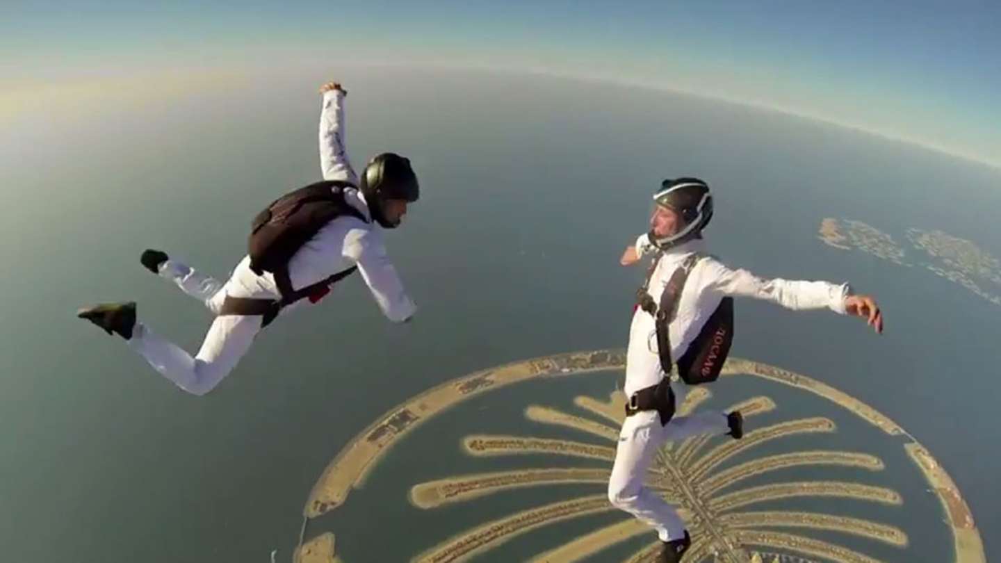 Synchronized skydiving video taken above Dubai - Sports Illustrated