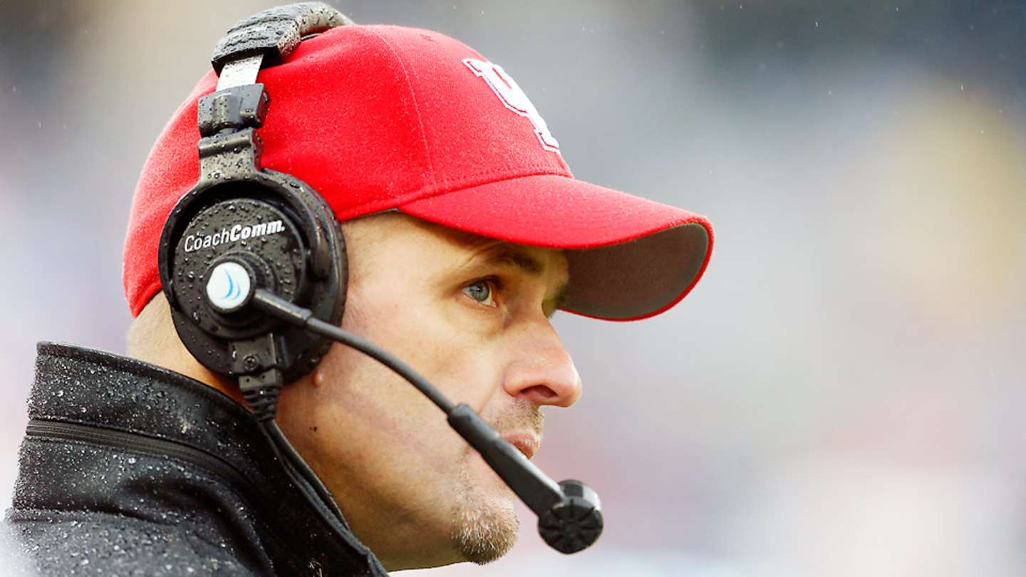 Houston defensive coordinator David Gibbs, defensive backs coach Zac ...