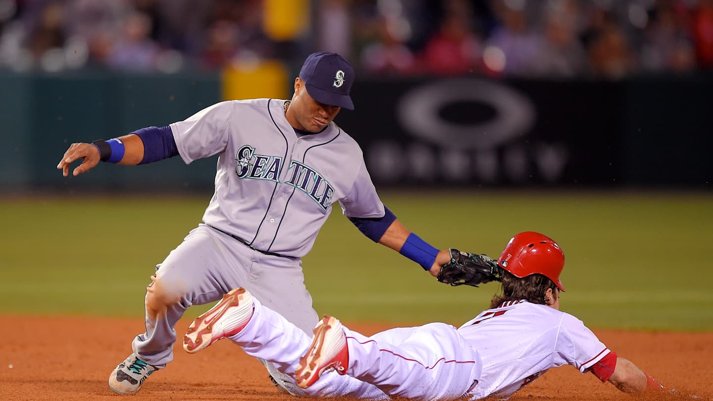 Cruz hits 14th HR, Hernandez pitches Mariners past Angels - Sports ...