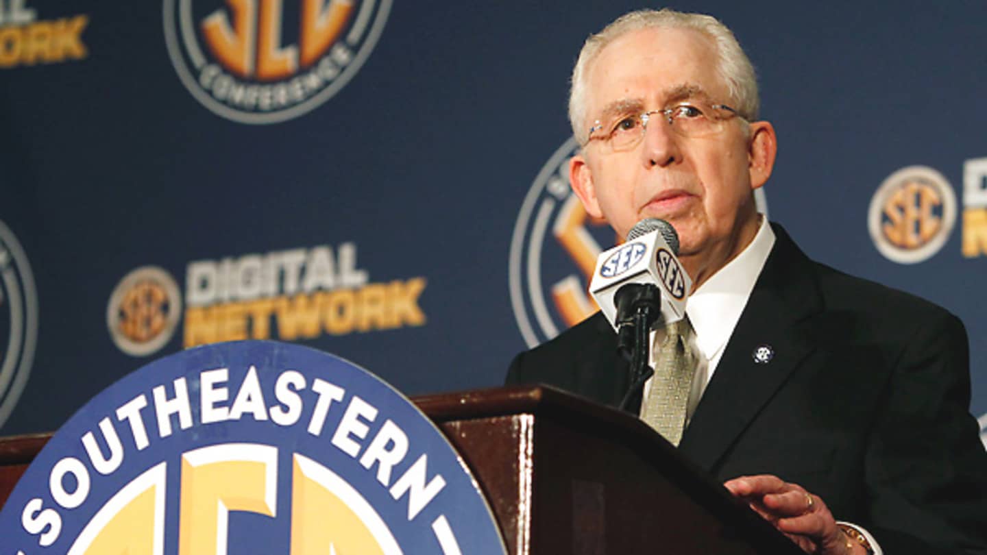 SEC revenue up to $314.5M, conference commissioner Mike Slive's pay up ...