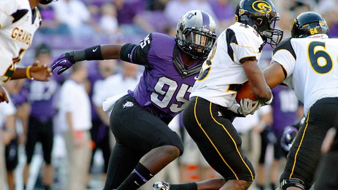 Warrant says TCU defensive end Devonte Fields denied assault - Sports Illustrated