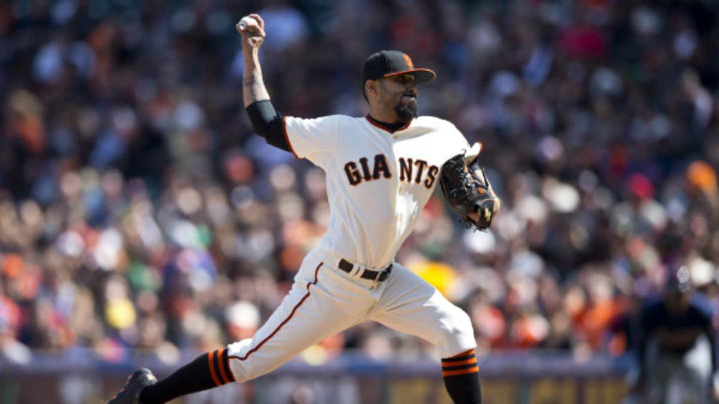 Sergio Romo’s Cap for His Final Appearance Is Special for an ...