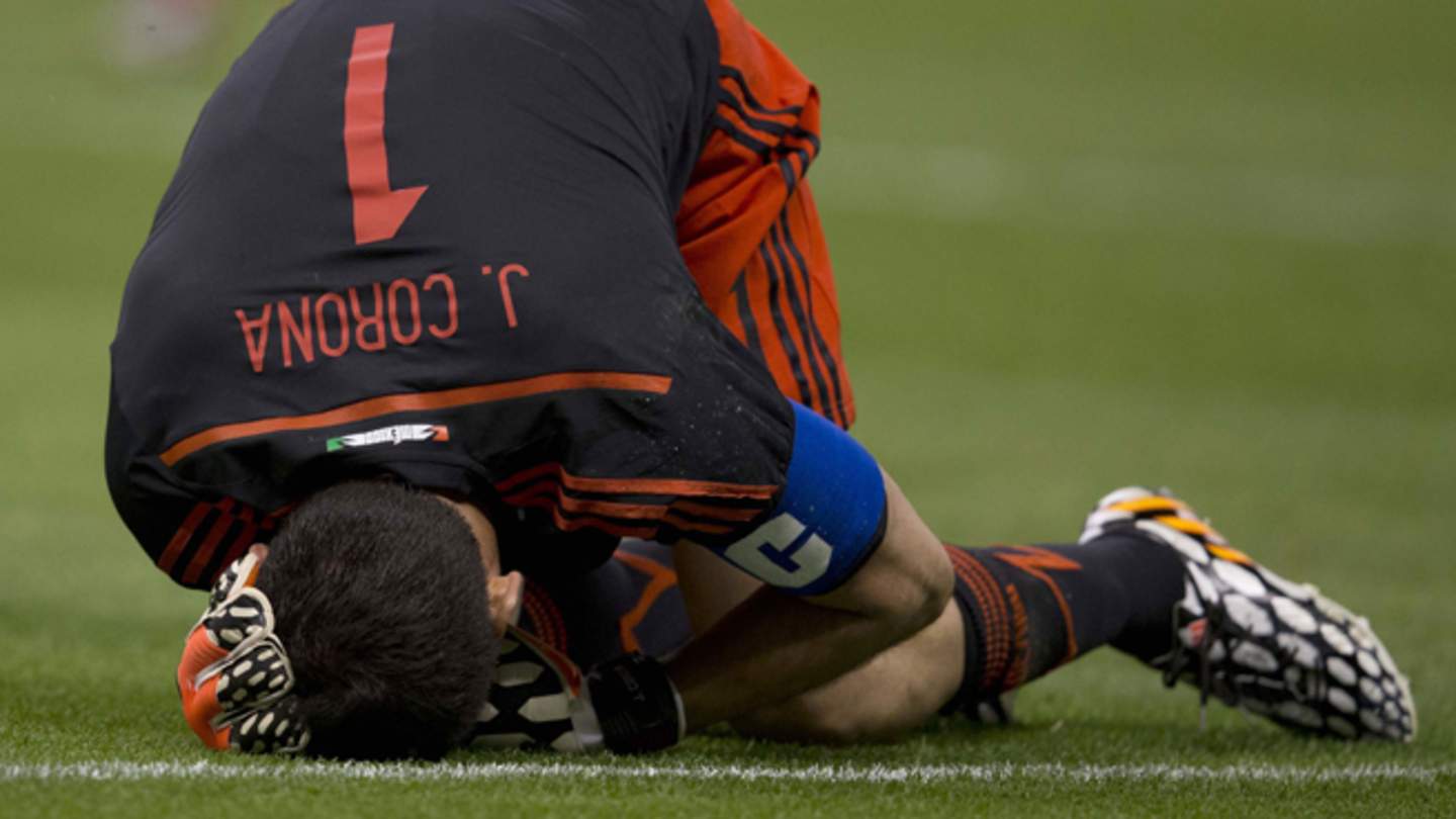 Mexico goalkeeper Jesus Corona's head injury deemed not serious ...