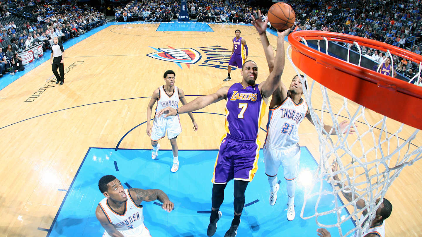 Los Angeles Lakers re-sign Xavier Henry - Sports Illustrated