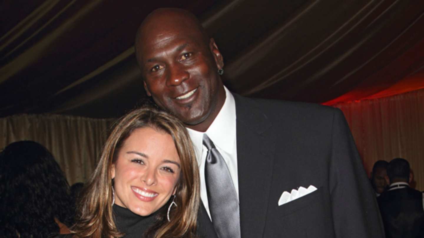 Michael Jordan, wife Yvette welcome birth of twin daughters - Sports ...