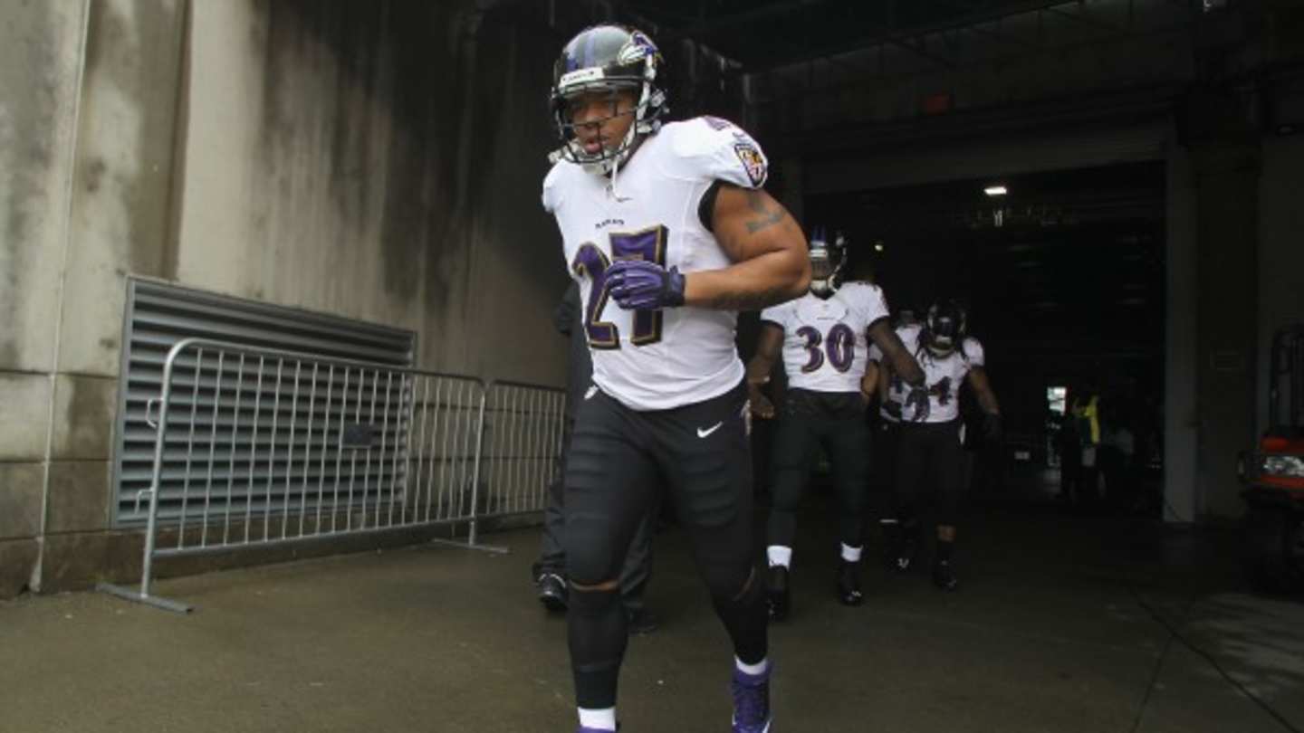 Ravens RB Ray Rice pleads not guilty to aggravated assault charge ...