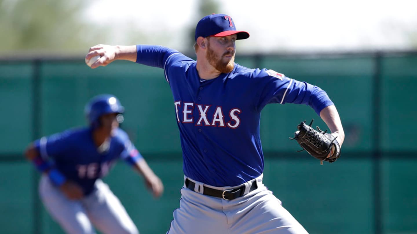 Texas Rangers call up Nate Adcock, transfer Mitch Moreland to 60-day DL ...