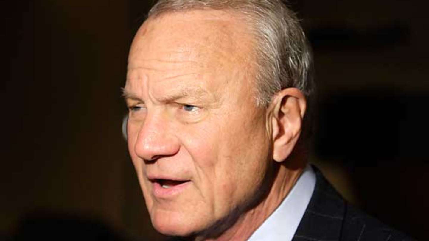 Barry Switzer on Johnny Manziel: "I'd never recruit a white quarterback ...