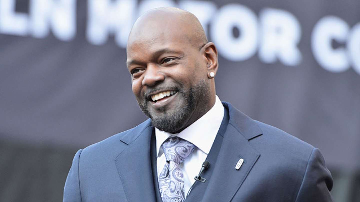 Emmitt Smith discusses his move from the field to the boardroom ...