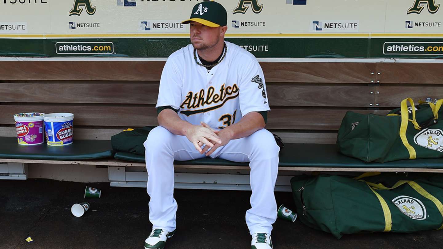 Athletics' Jon Lester leaves to standing ovation in victorious team ...