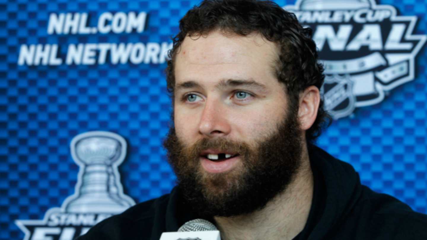 Dustin Penner traded to the Washington Capitals - Sports Illustrated