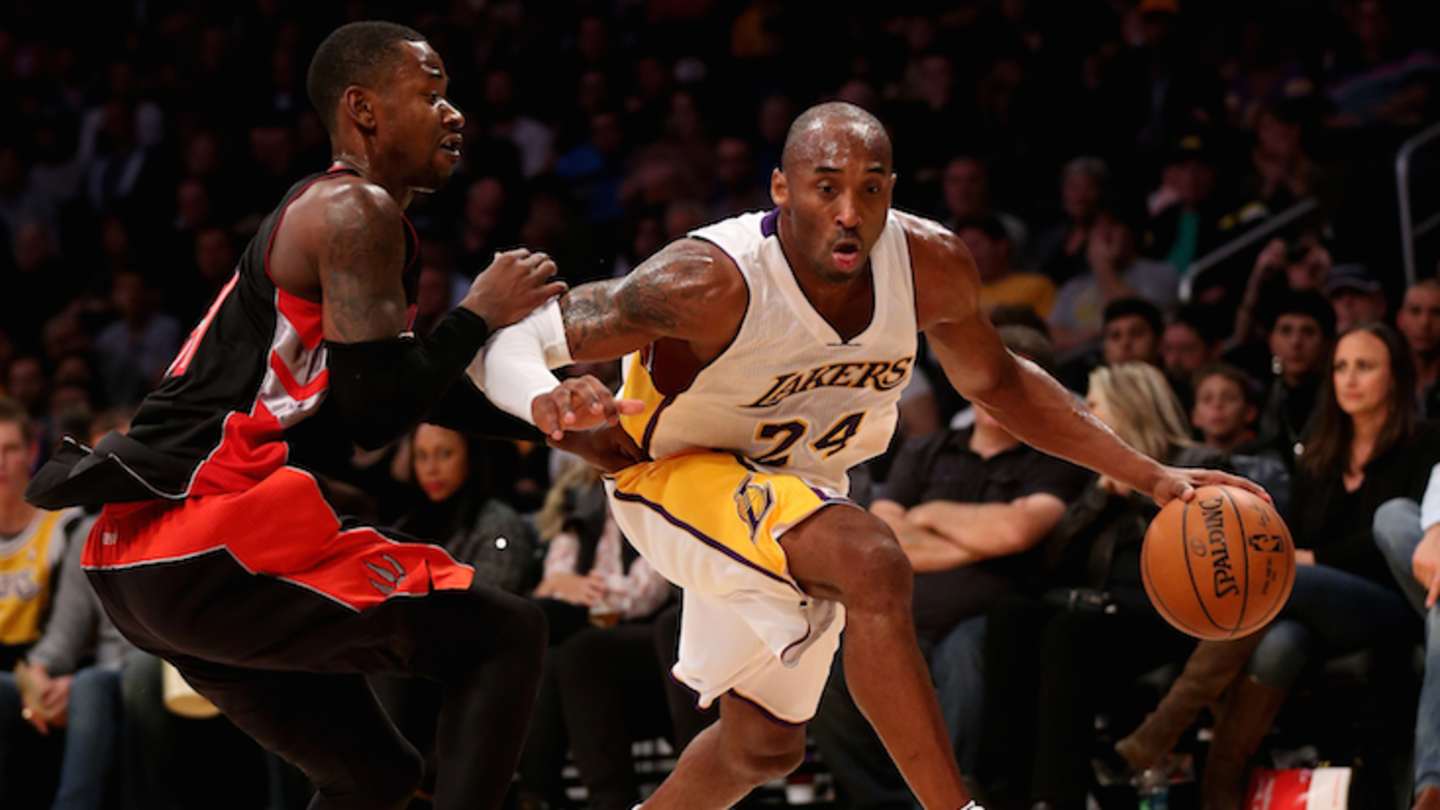 Drake ends up on Los Angeles Lakers' bench, chats up Kobe Bryant ...