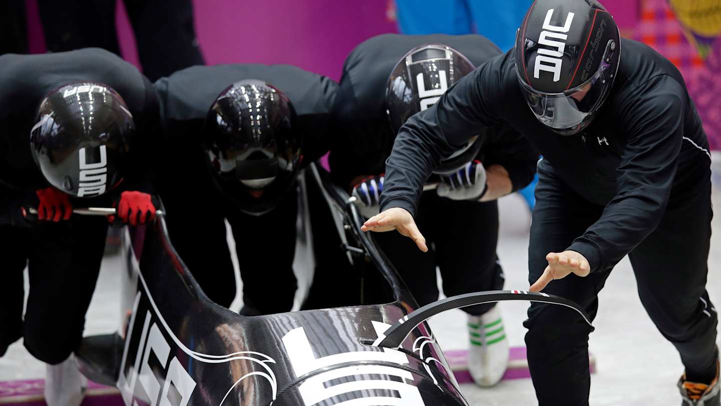 USA-1 driver Holcomb says injured leg improving - Sports Illustrated