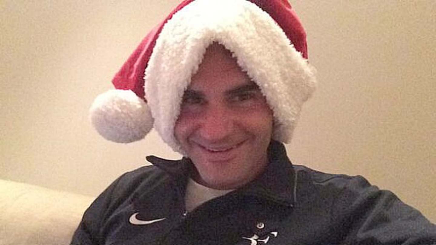 Roger Federer gets into the holiday spirit in latest Twitter Q&A ...