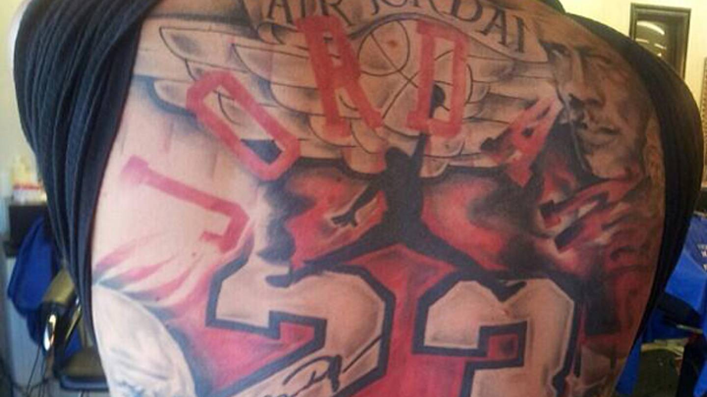 Michael Jordan tribute tattoo mural covers fan's entire back - Sports ...