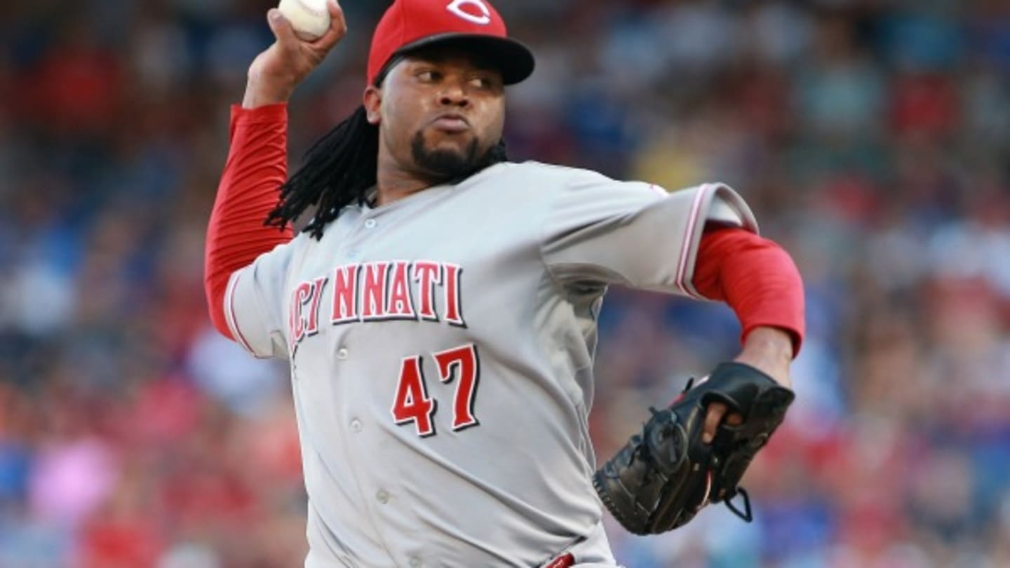 Johnny Cueto exits start early with lat injury - Sports Illustrated