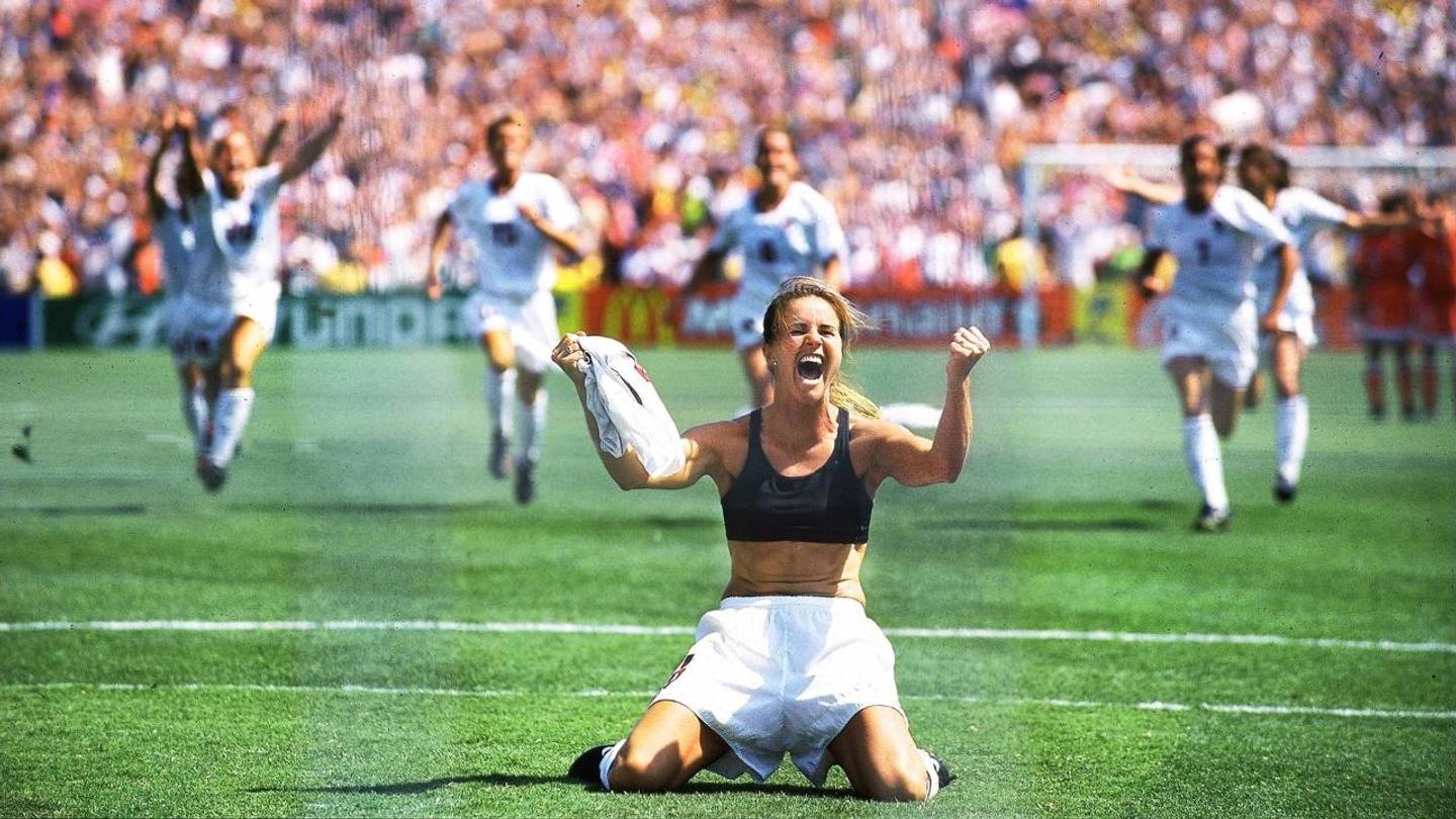 1999 Women's World Cup: Brandi Chastain kicks game-winning goal ...
