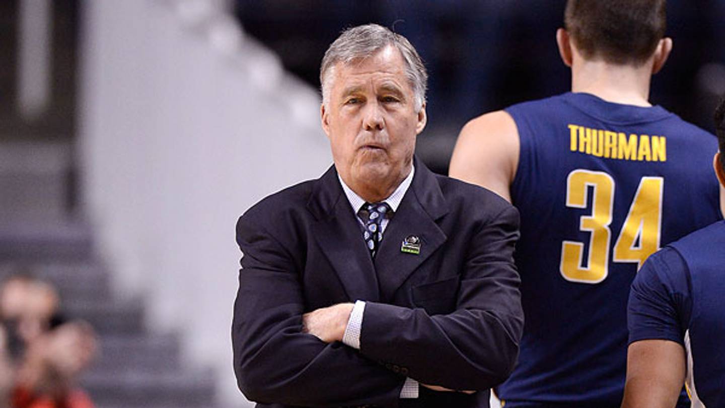 Cal coach Mike Montgomery shines as Bears advance - Sports Illustrated