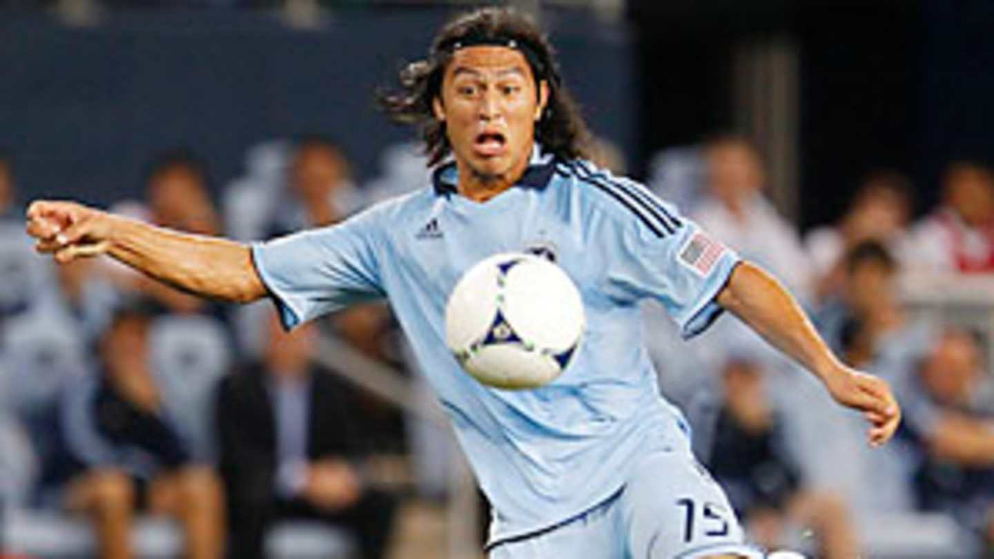 Wigan signs Espinoza from Sporting Kansas City - Sports Illustrated