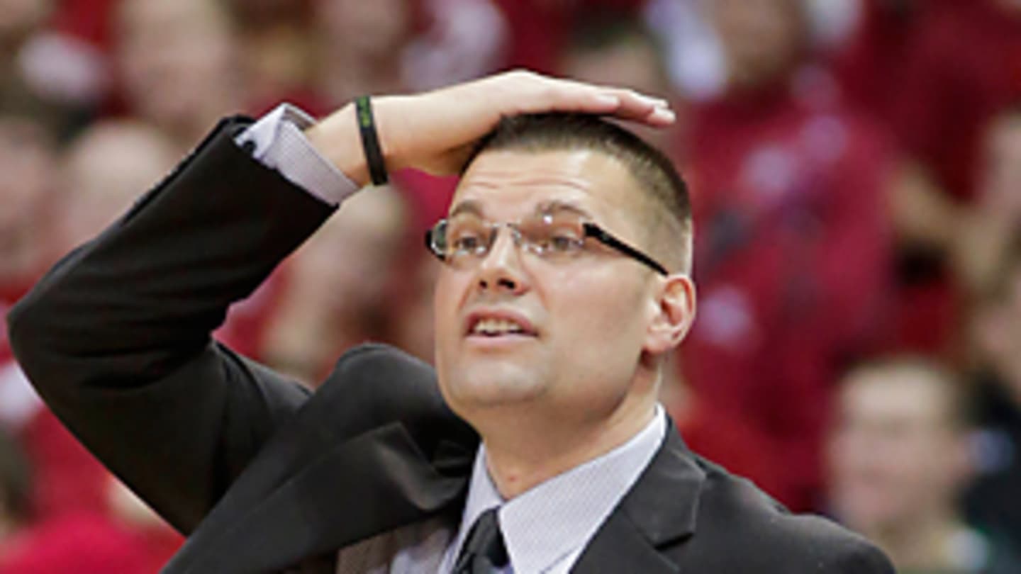 Green Bay coach Brian Wardle to keep job after abuse probe - Sports ...