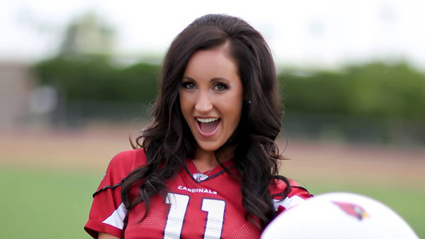 Cheerleader of the Week - Sports Illustrated