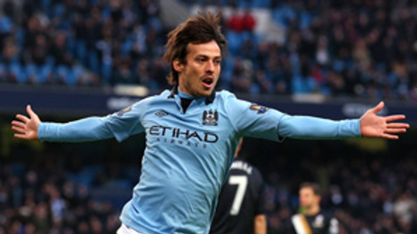 Silva service as City wins 2-0 to pressure United - Sports Illustrated