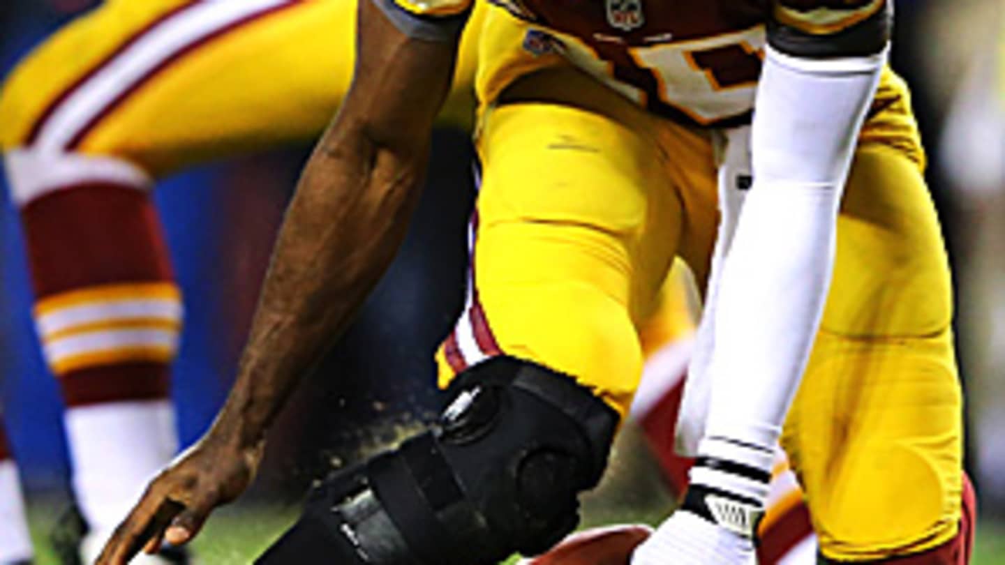 RGIII undergoes surgery on right knee - Sports Illustrated