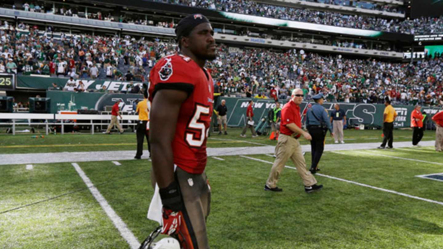 Report: Bucs LB Lavonte David fined $7,875 for late hit on Geno Smith ...