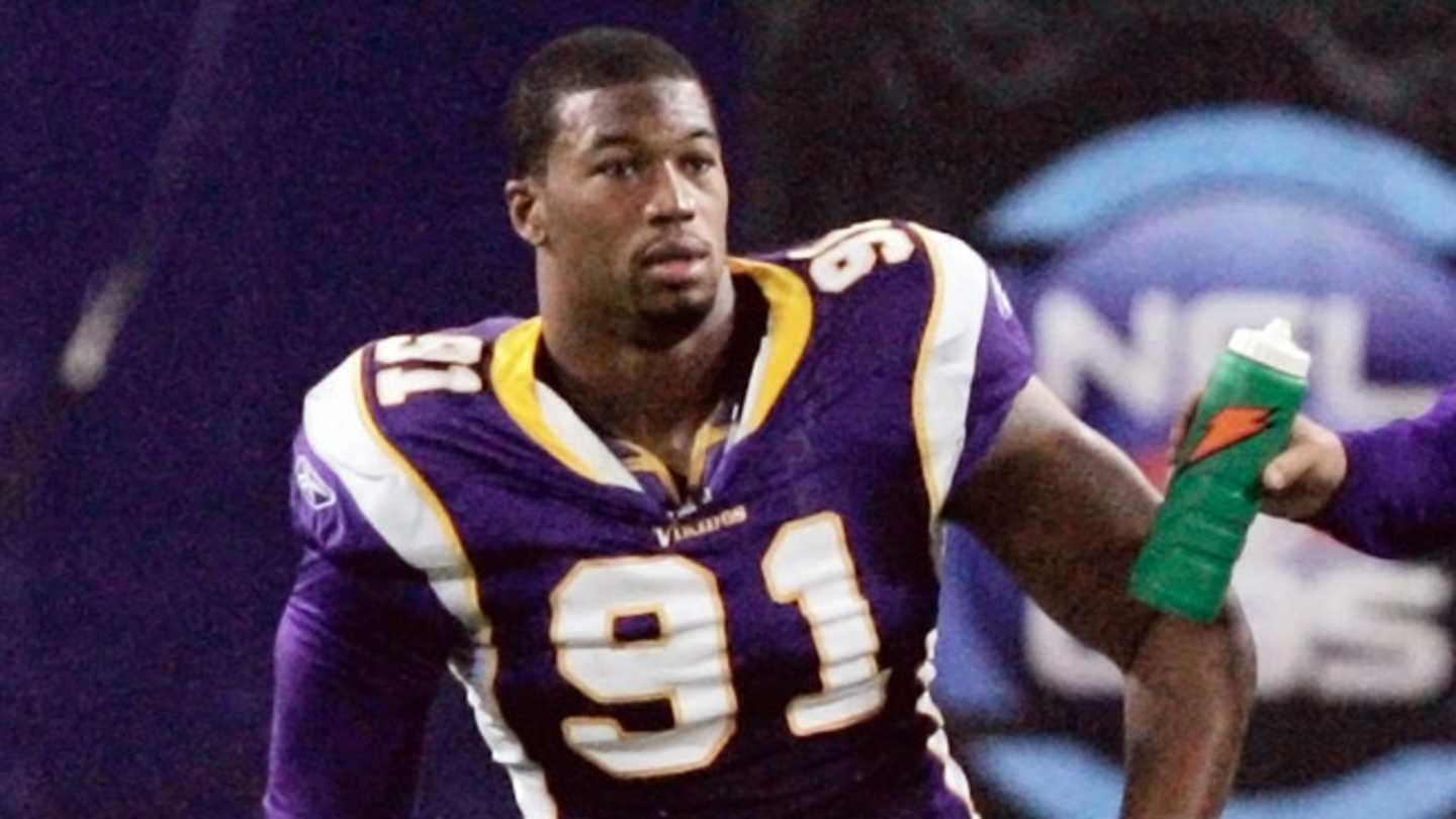 ND suspends boxer for diving against Ray Edwards - Sports Illustrated