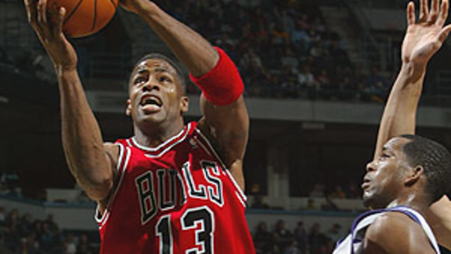 Bulls analyst Kendall Gill suspended after reportedly punching ...