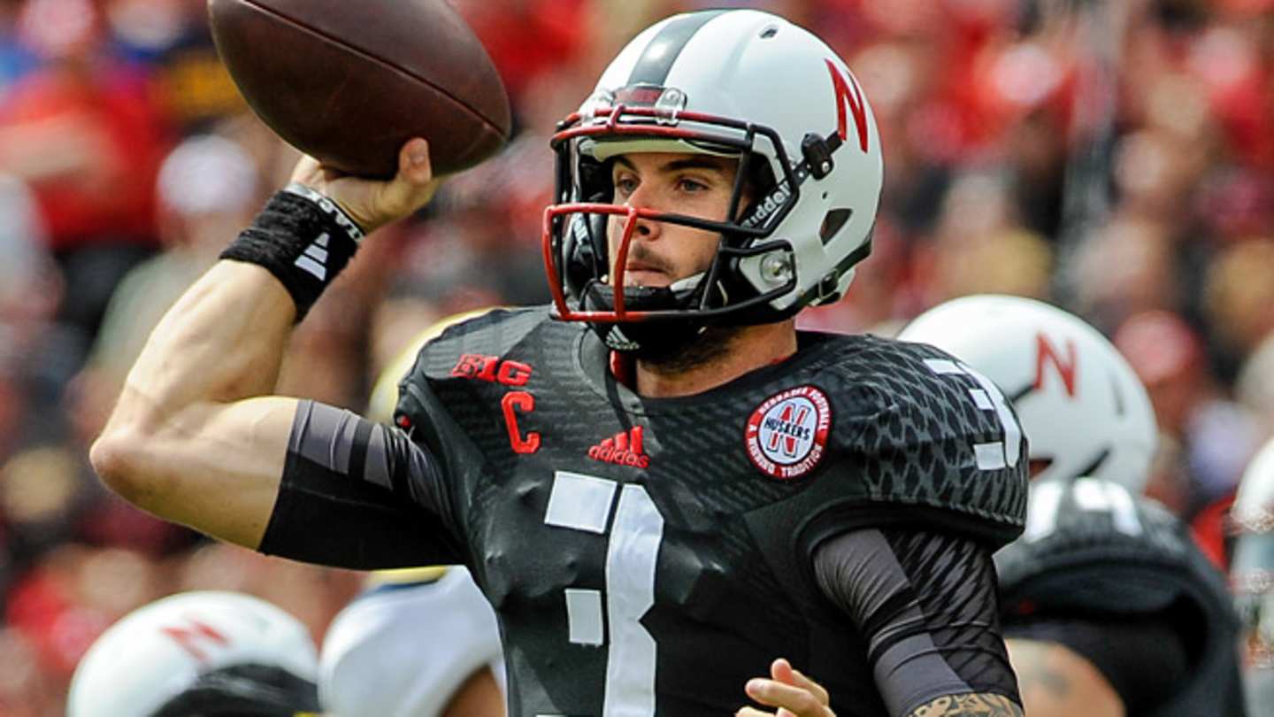 Huskers' Taylor Martinez misses practice with a turf toe - Sports ...
