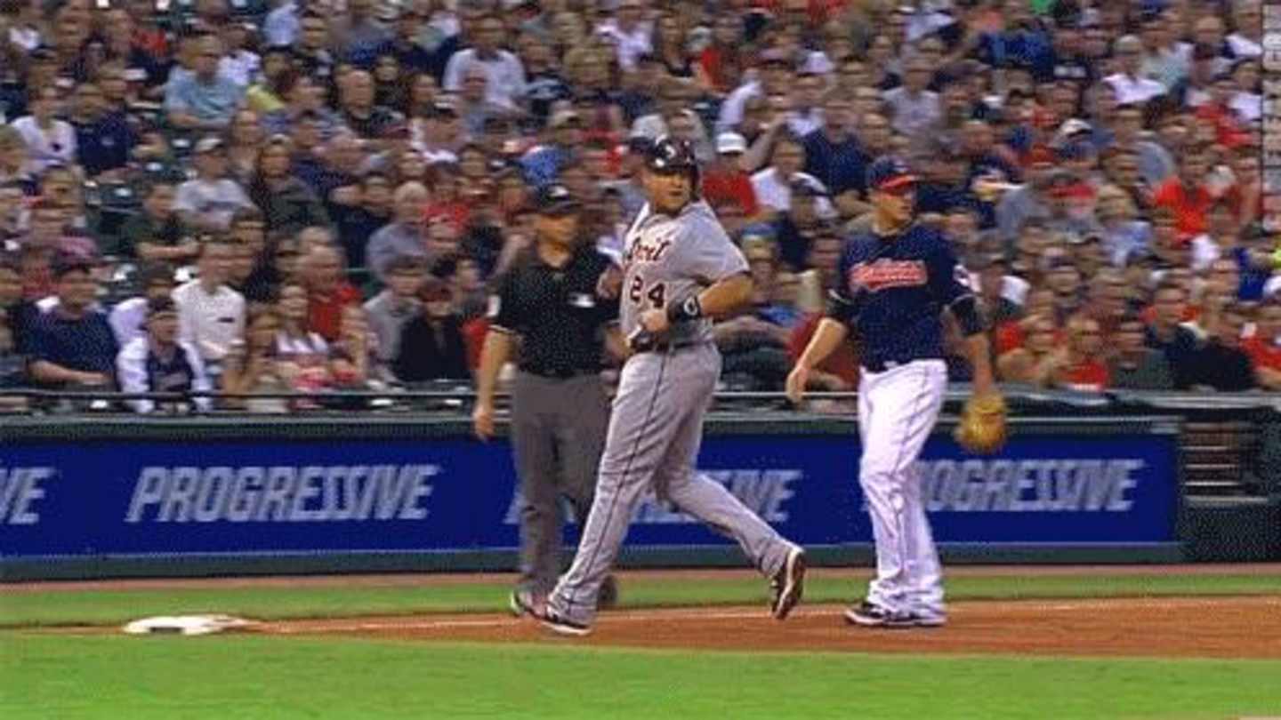 30 GIFs of Baseball's Biggest Bloopers - Sports Illustrated