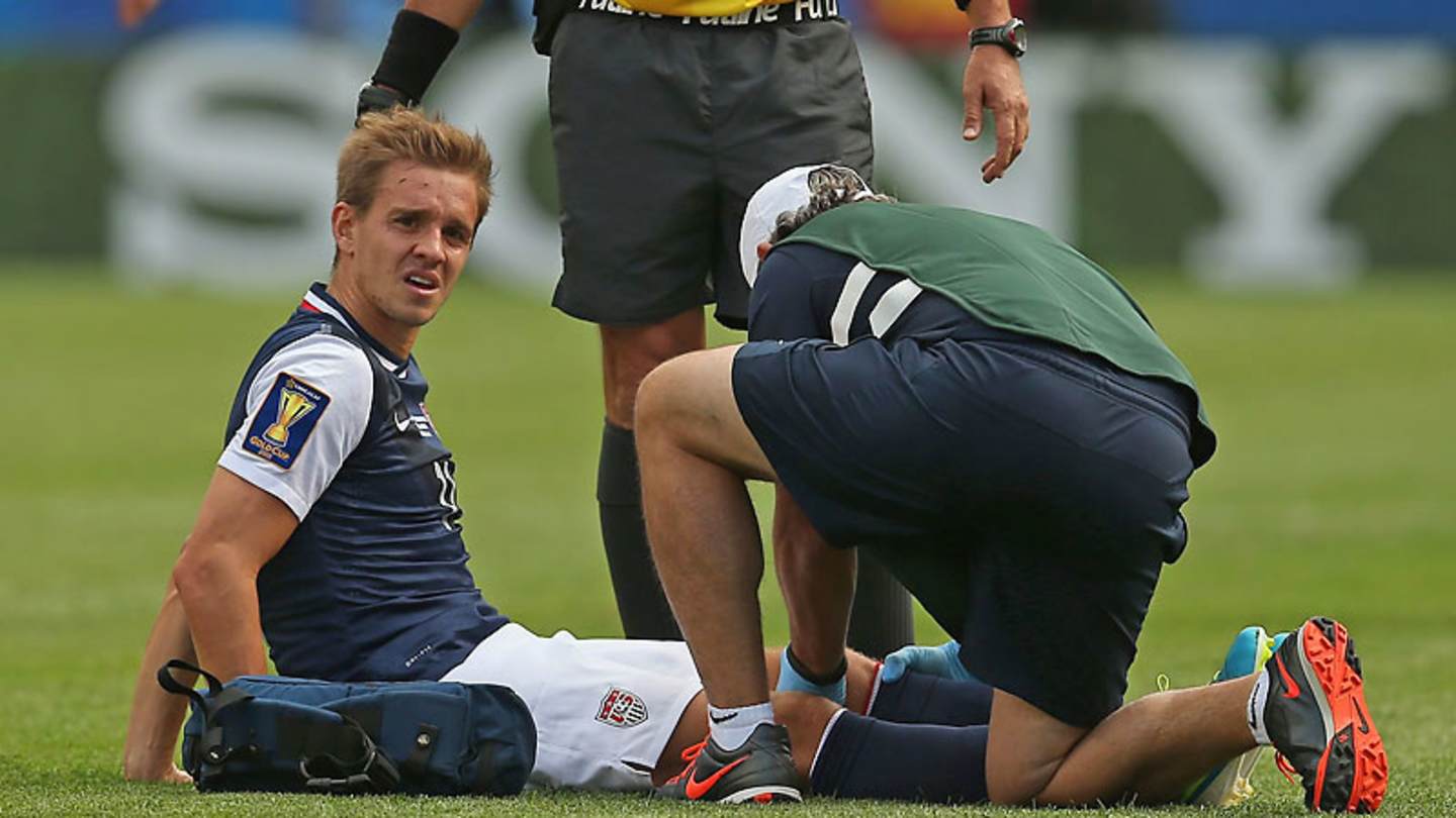 Dr. Bert Mandelbaum says PEP training program reduces ACL injury risk ...