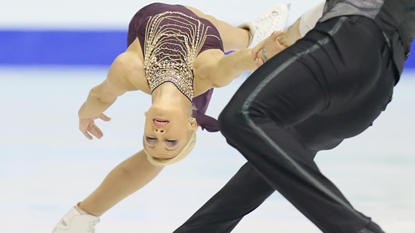 Russian pairs lead ice dance at Euro championships - Sports Illustrated