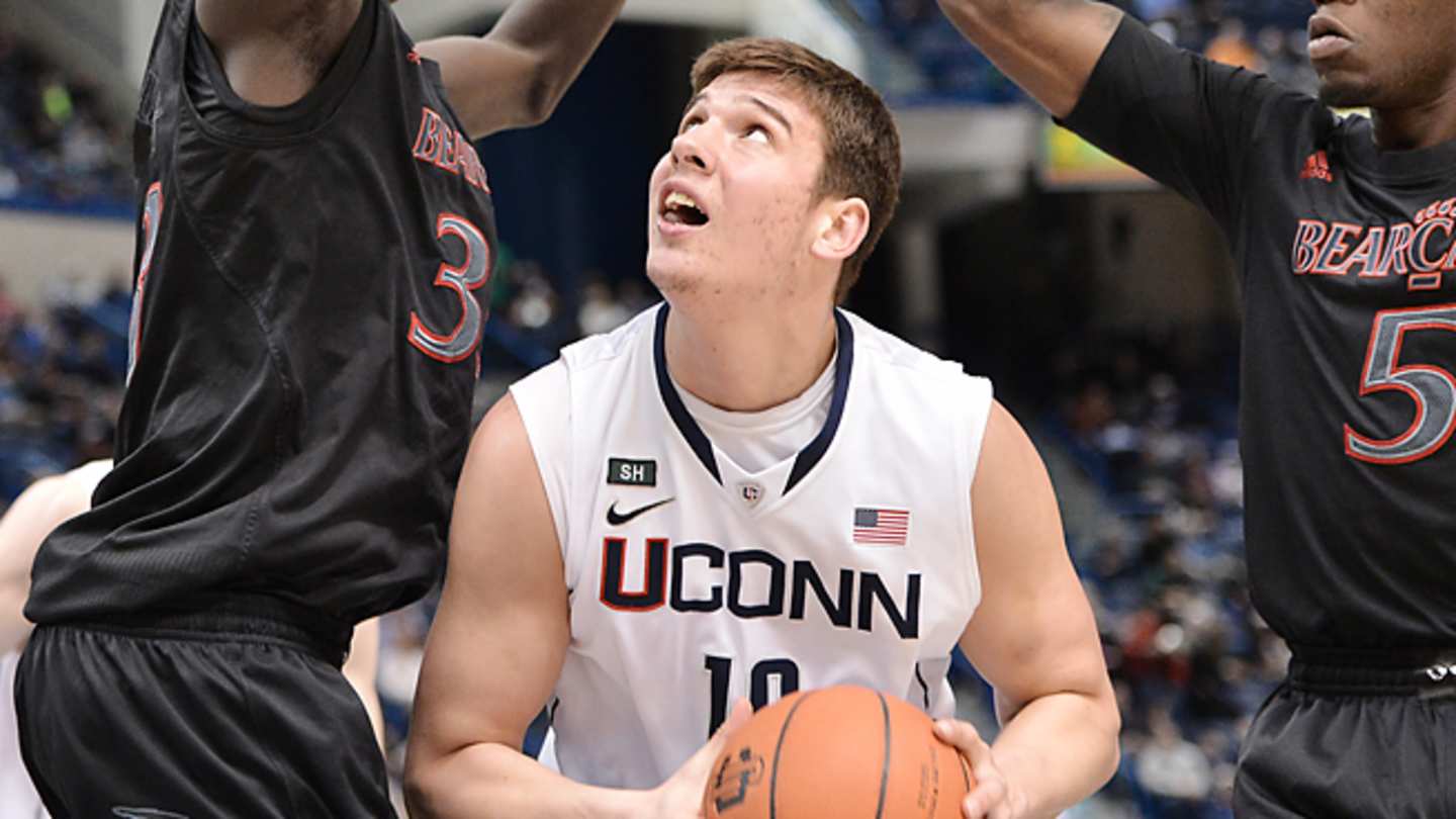UConn's Tyler Olander charged with DUI, suspended - Sports Illustrated