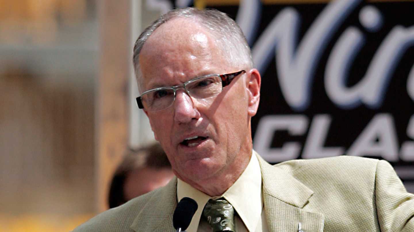 NBC NHL broadcaster Mike "Doc" Emrick's career path - Sports Illustrated
