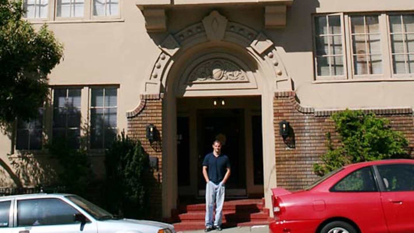 Campus Cribs - Sports Illustrated