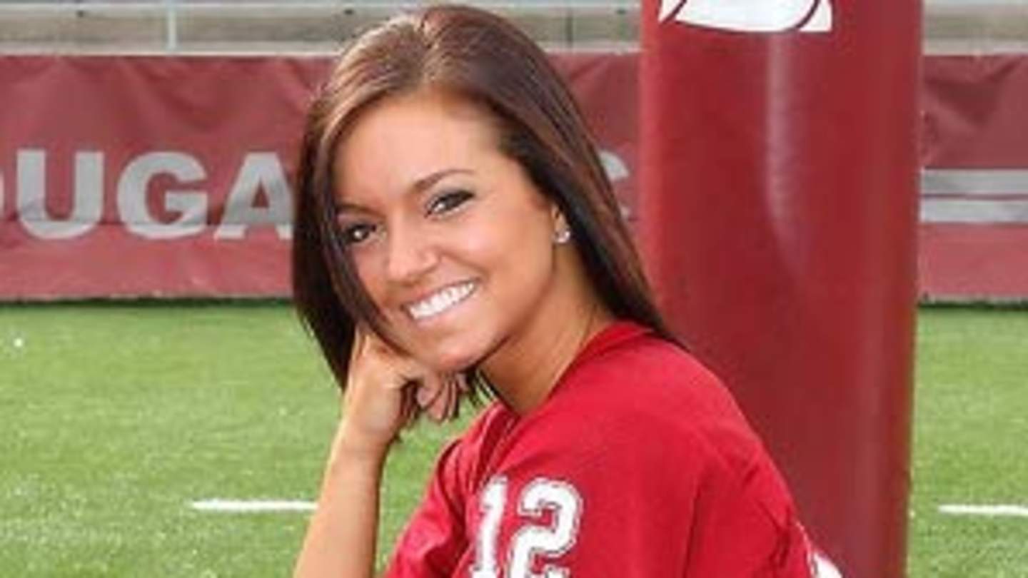 Cheerleader of the Week: Chantel Jones (WSU) - Sports Illustrated