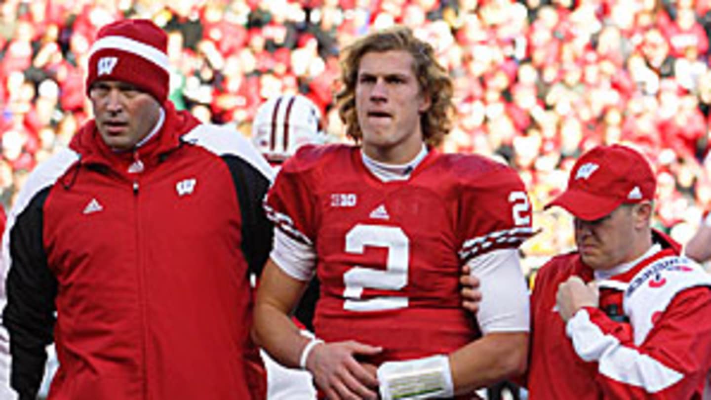 Wisconsin coach mum on starting QB decision - Sports Illustrated