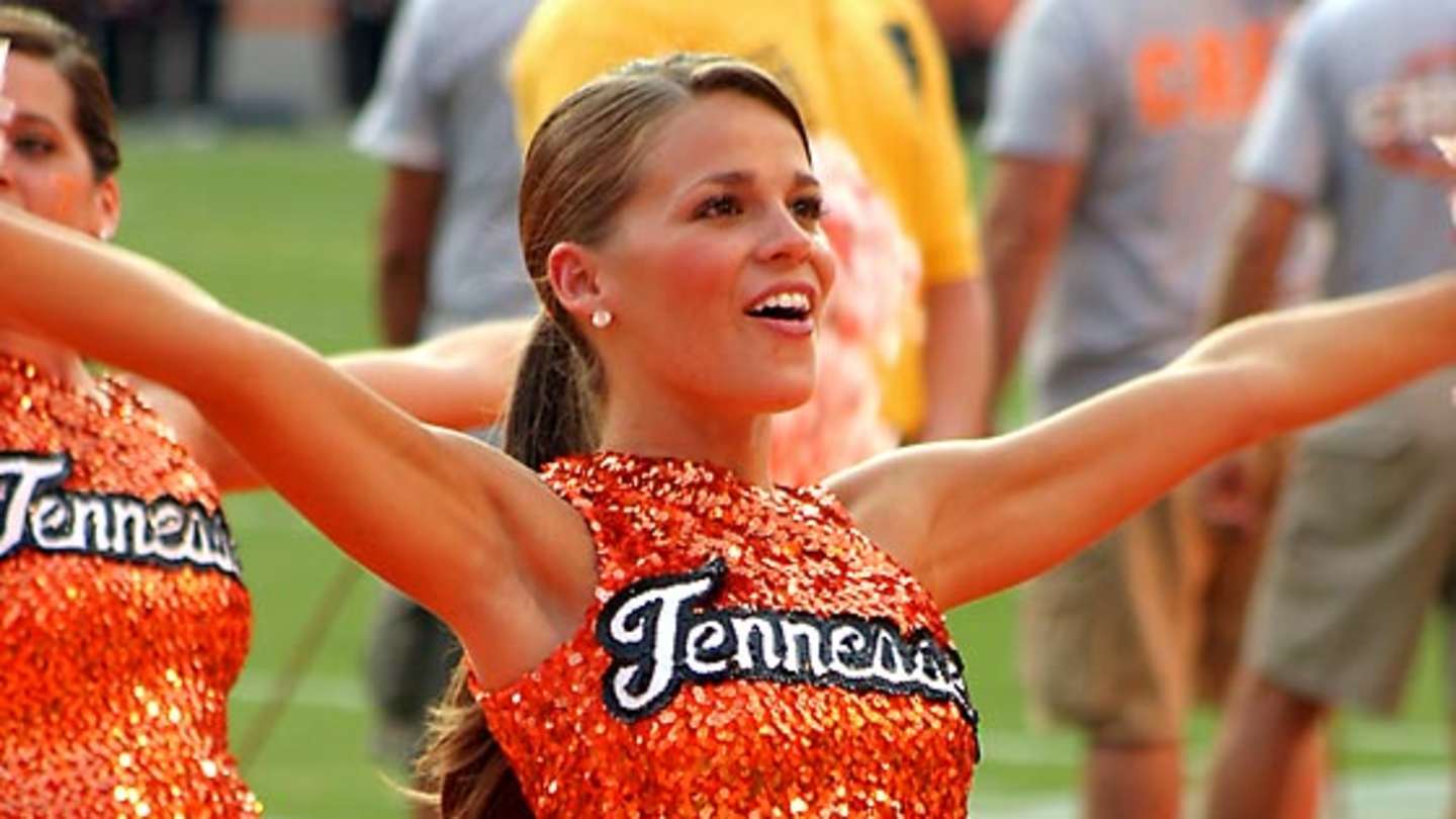 Cheerleader of the Week - Sports Illustrated