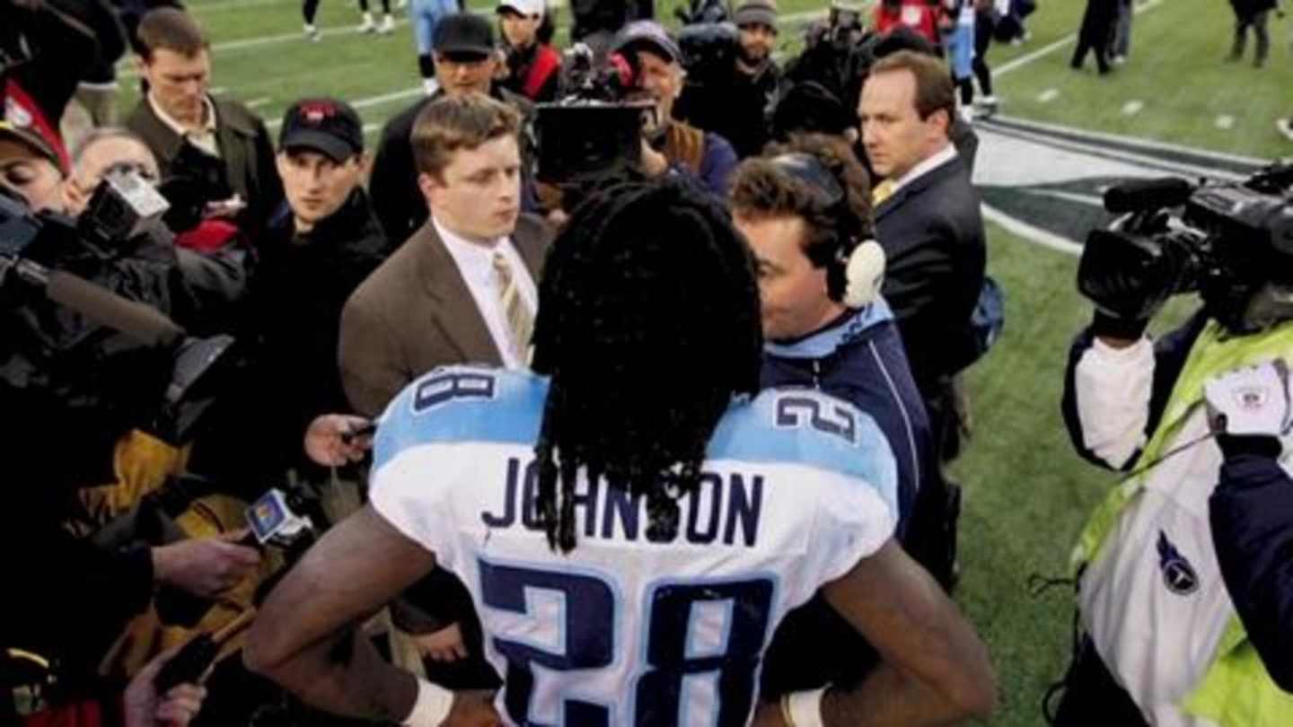 Behind Titans, Johnson contract struggle - Sports Illustrated