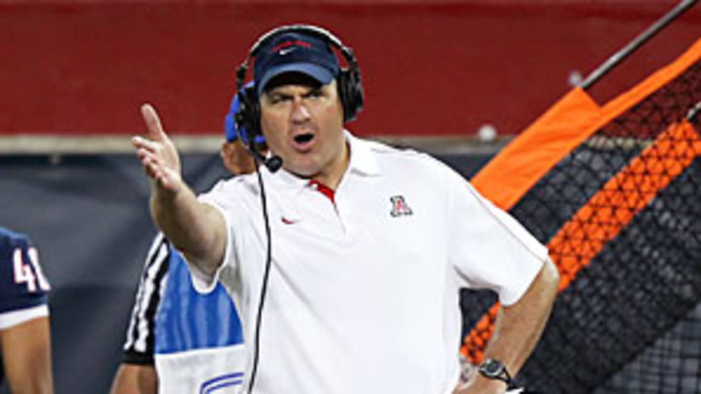 Andy Staples: Rich Rodriguez, Arizona face tall task at Oregon; more ...
