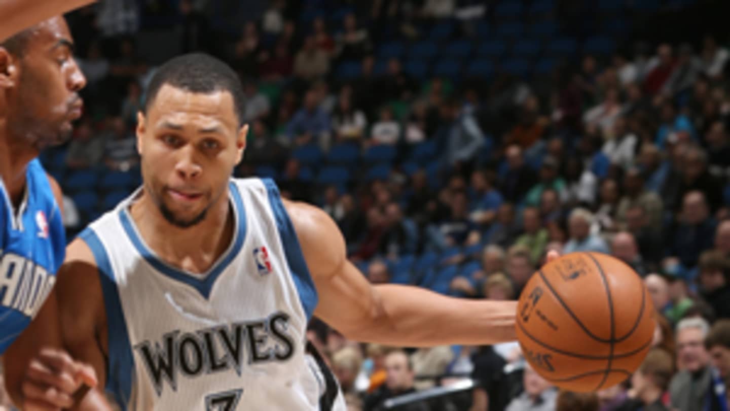 Timberwolves' Roy to 'explore treatment options' after knee 'setback ...