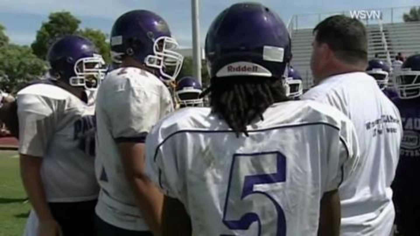 HS female quarterback makes history - Sports Illustrated